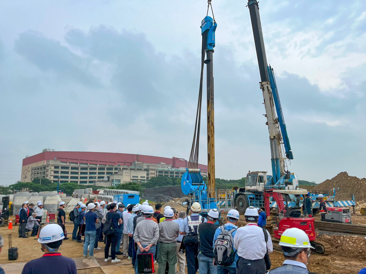Demonstration of the Hard Ground Press-in Method Using New Pile Auger ...