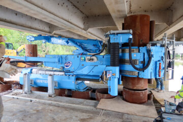 First Delivery of Low-Headroom Tubular Pile Press-in Piling Machine ...