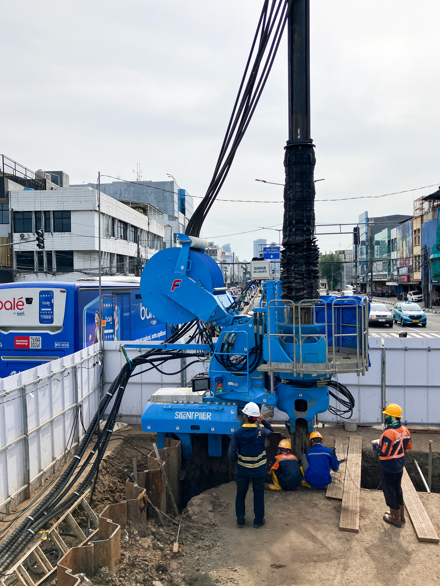 First Adoption of Hard Ground Press-in Method in Indonesia | GIKEN LTD.