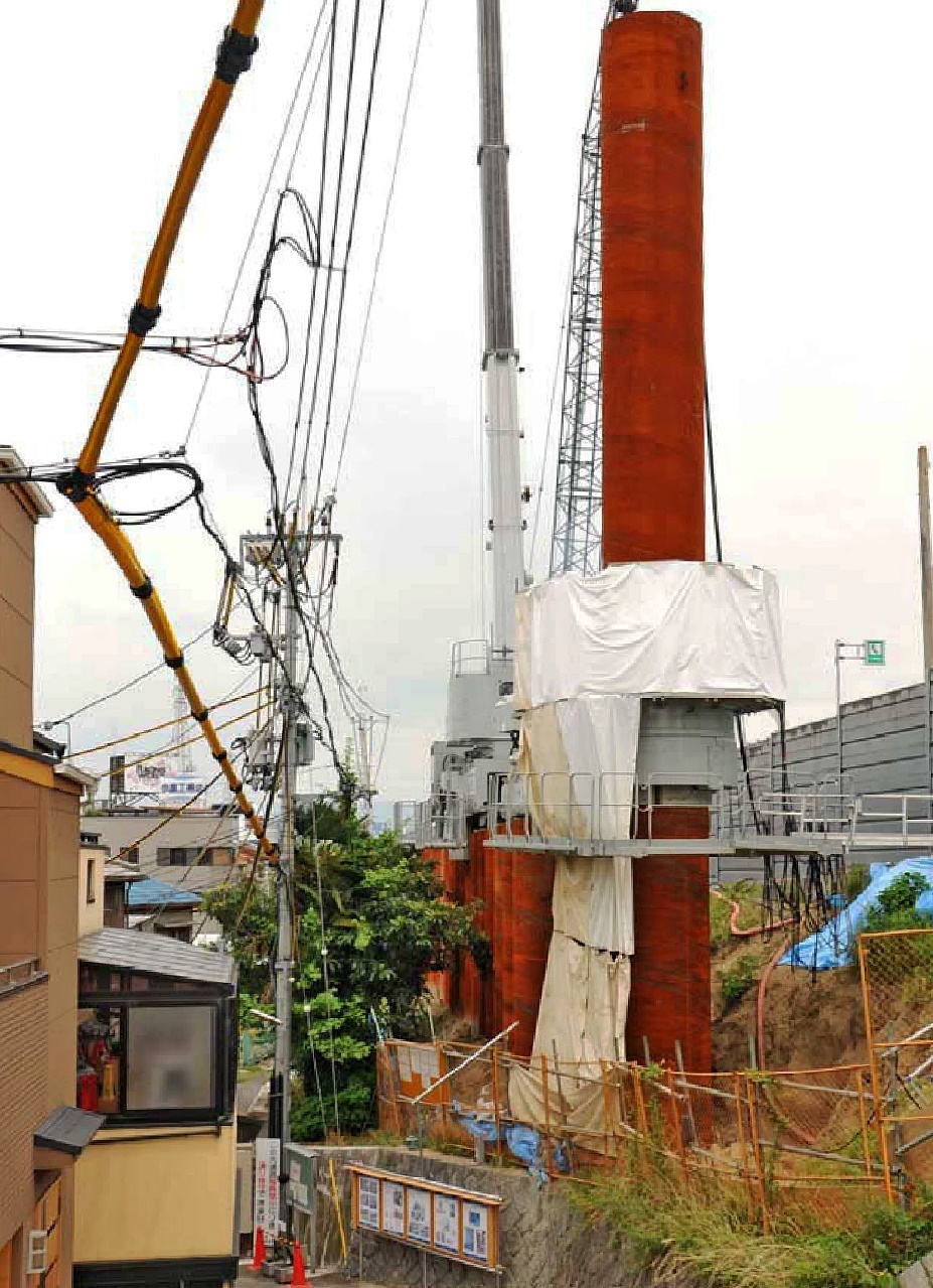 Steel pipe pile continuous walls for road widening | GIKEN LTD.