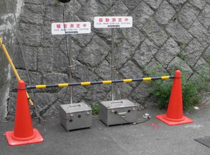 Steel pipe pile continuous walls for road widening | GIKEN LTD.